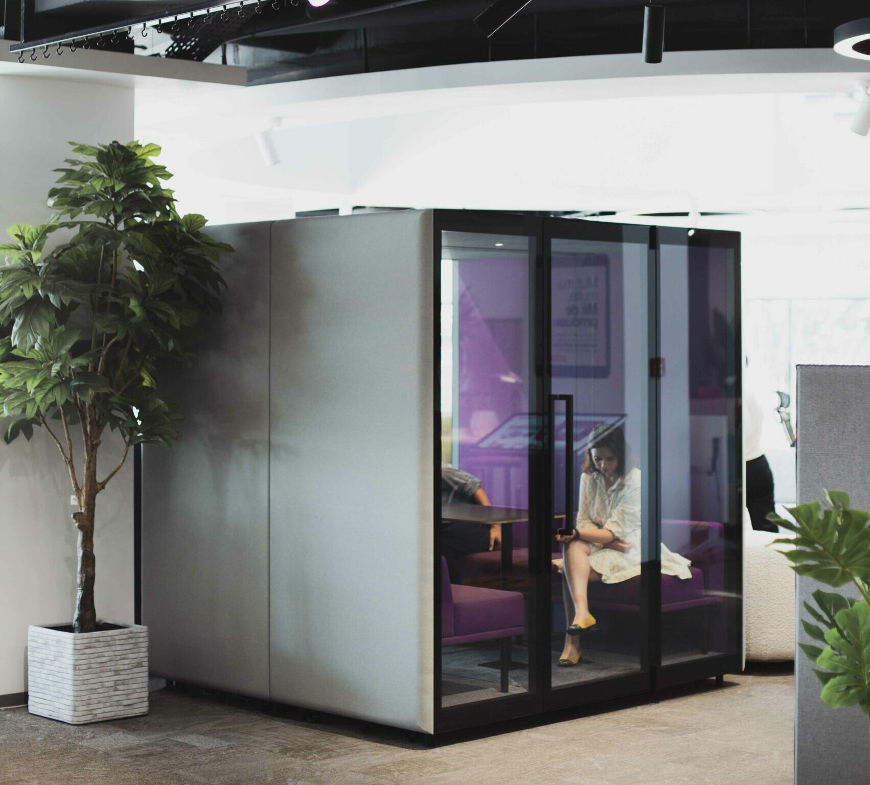 A Guide to Choosing the Right Acoustic Booth for Your Workplace